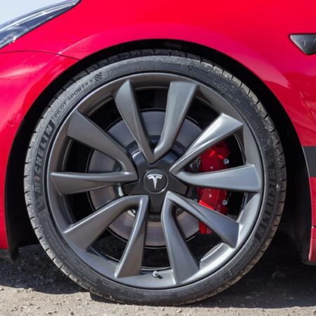 MODEL 3 PERFORMANCE ブレーキパッド - Unplugged Performance